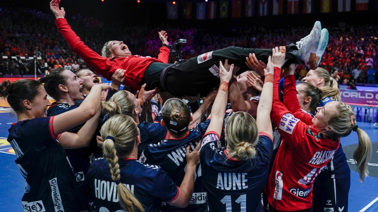 Håndballjentene sikret gullet! | handball.no