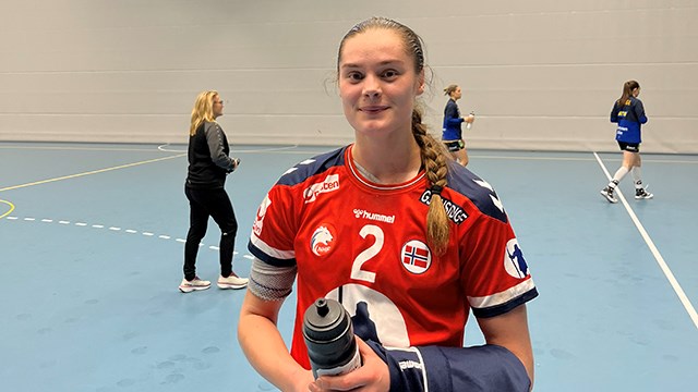 Rekruttjentene tapte for Sveriges rekrutter | handball.no